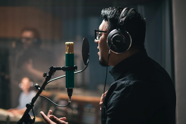 Soundweb OMNI | BSS Networked Audio Systems | English (US)