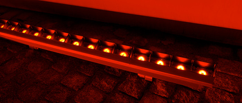 Exterior Linear Quad Graze | Martin Lighting | English